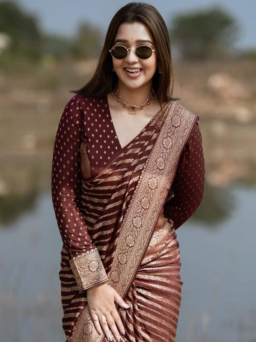 Buy Bindi Fashion Ethnic Motifs Woven Design Zari Banarasi Saree ...