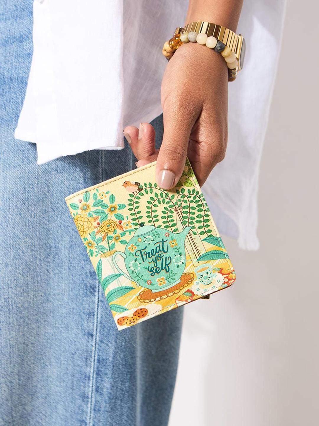 Buy Chumbak Women Floral Printed Two Fold Wallet - Wallets for Women ...