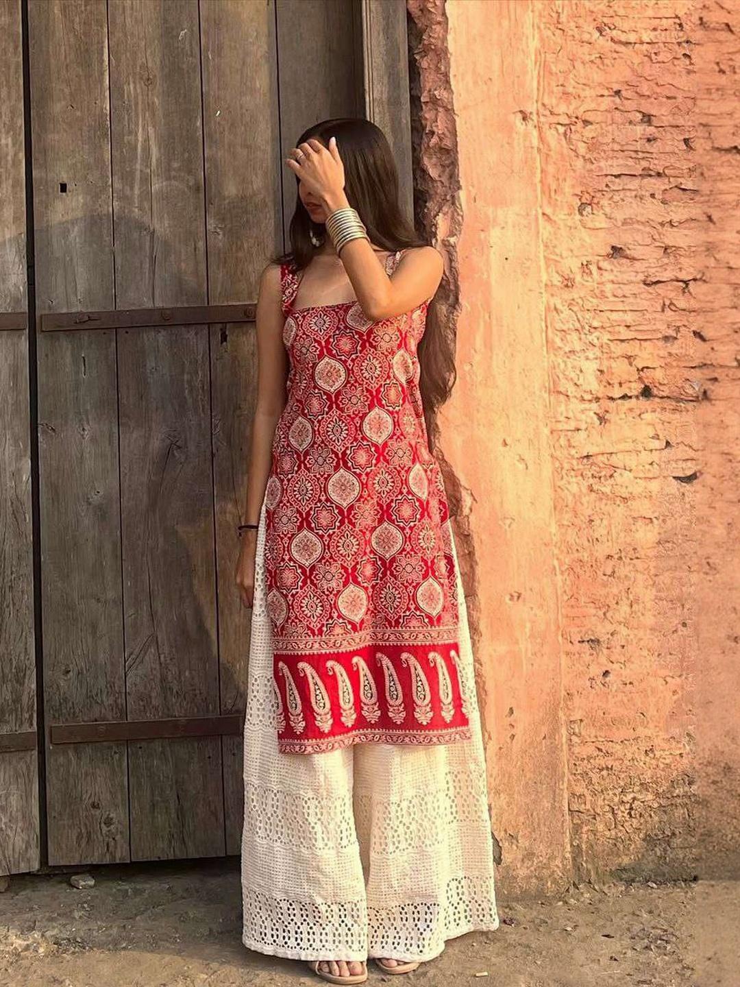 Buy Aaghnya Women Ethnic Motifs Printed Sleeveless Knee Length Regular ...