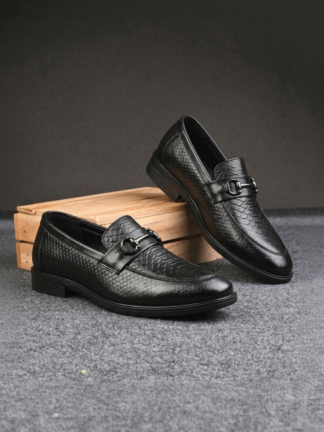 Buy WROC Men Leather Loafers - Casual Shoes for Men 41188519 | Myntra