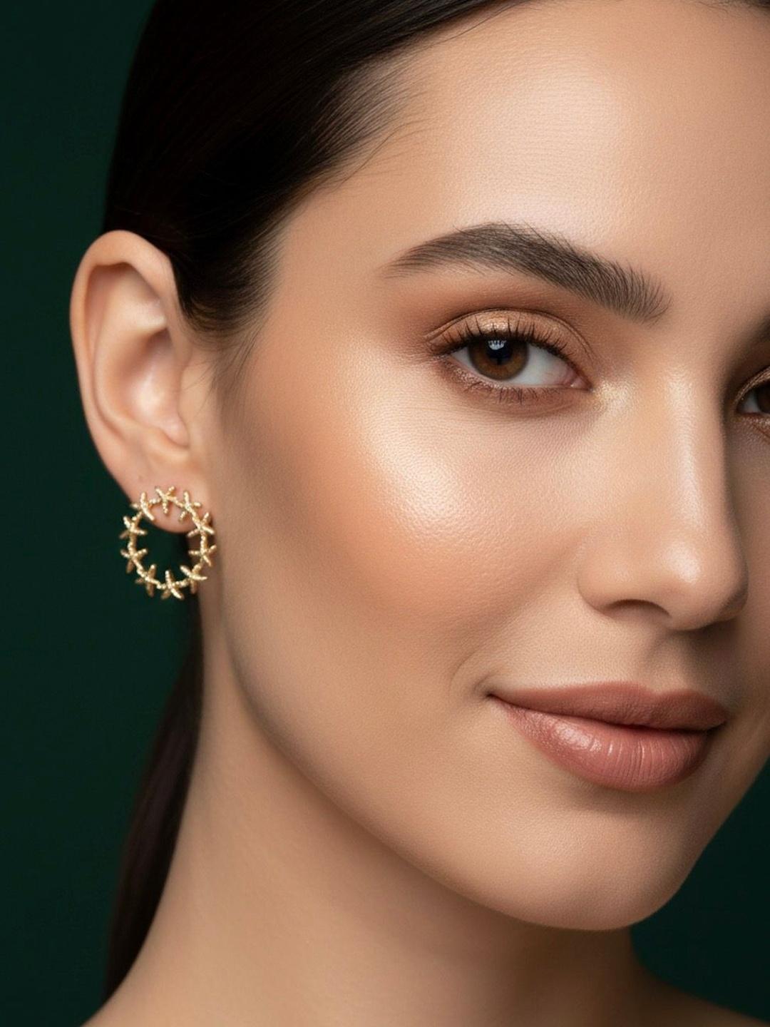Buy DURATI Geometric Hoop Earrings - Earrings for Women 39993834 | Myntra