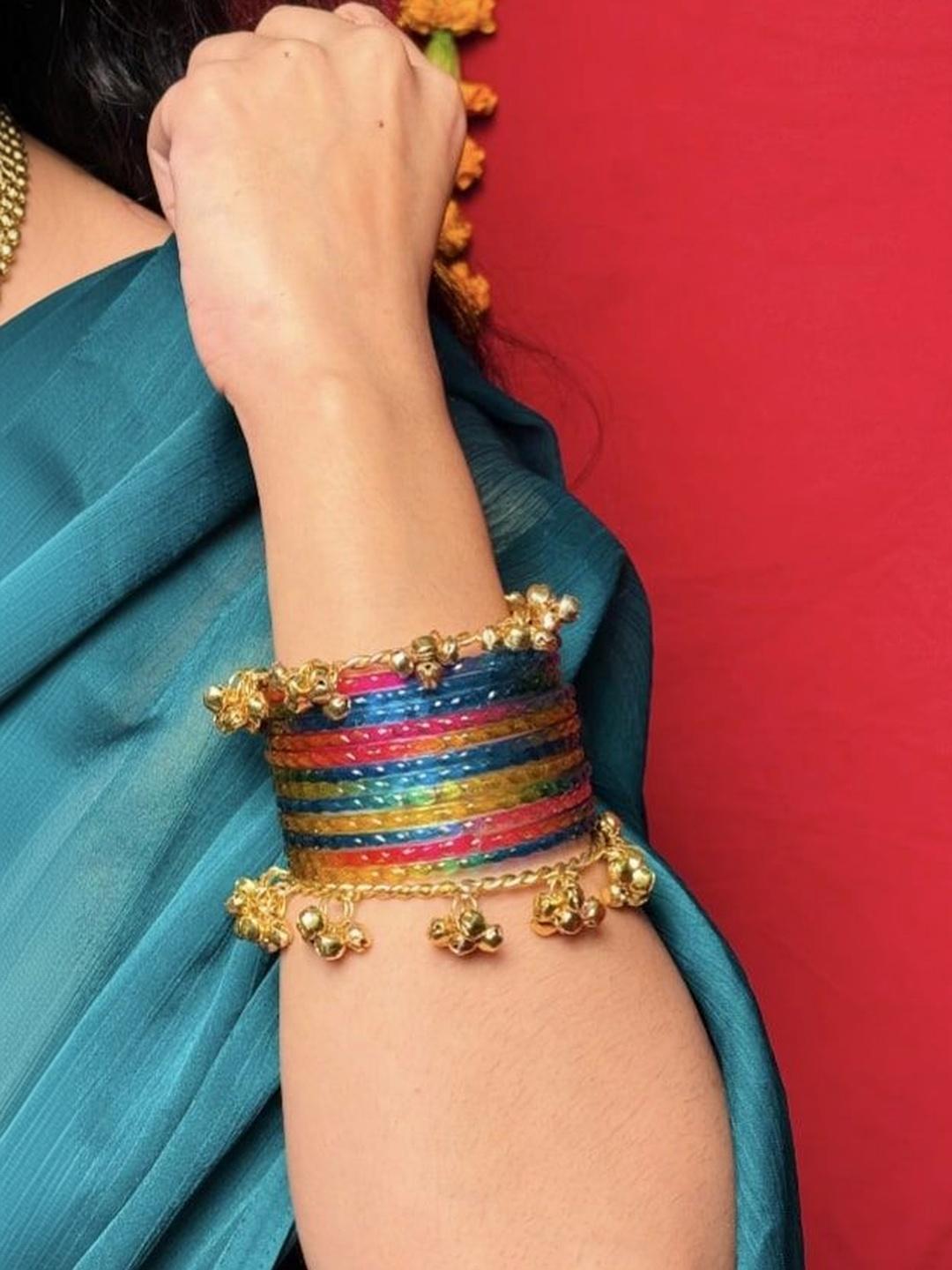 Buy Janpath Online Set Of 14 Embellished Ghunghroo Kashmiri Bangles ...