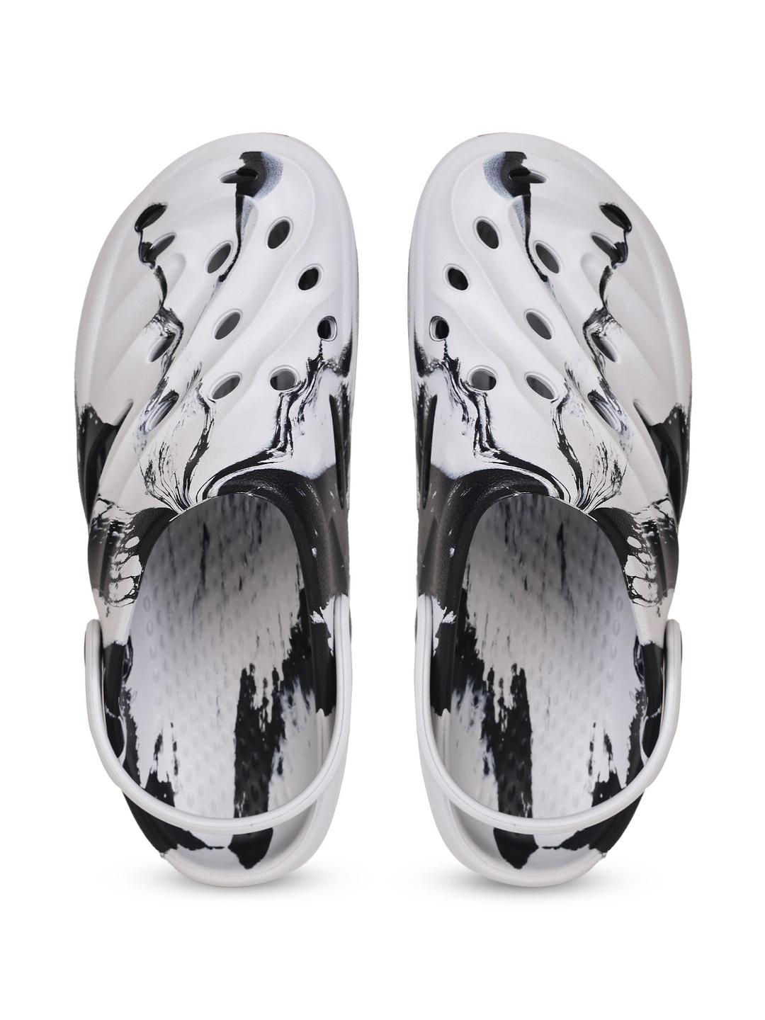 Buy Tiny Tiger Men Printed Clogs - Flip Flops for Men 39465595 | Myntra