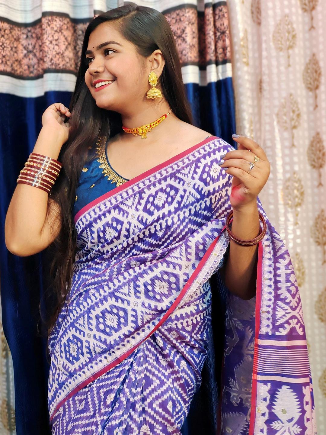 Buy VROMOR KUNJO Ethnic Motifs Saree - Sarees for Women 39281423 | Myntra