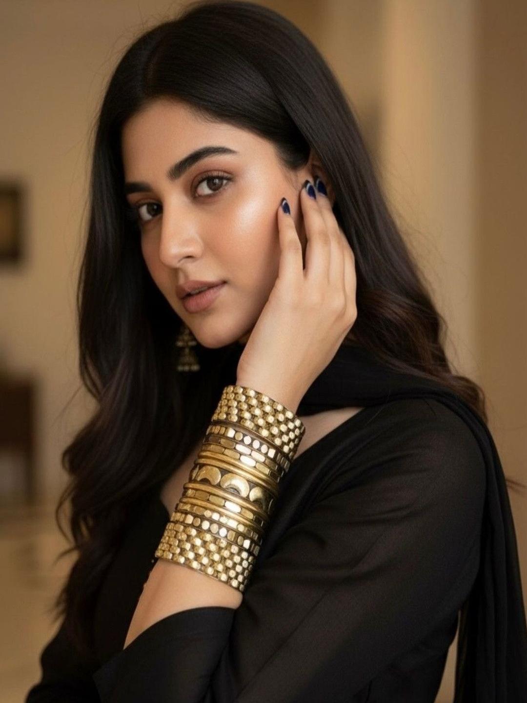 Buy Sangria Set Of 7 Brass Bangles - Bangle for Women 41731939 | Myntra