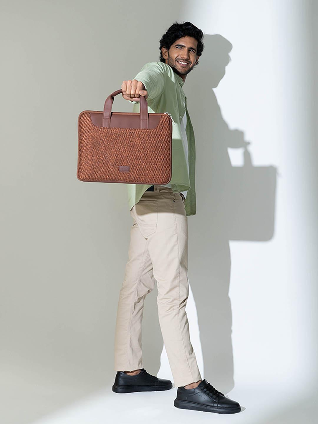 Buy ZOUK Men Brown Printed Jute Laptop Sleeve - Laptop Bag for Men ...