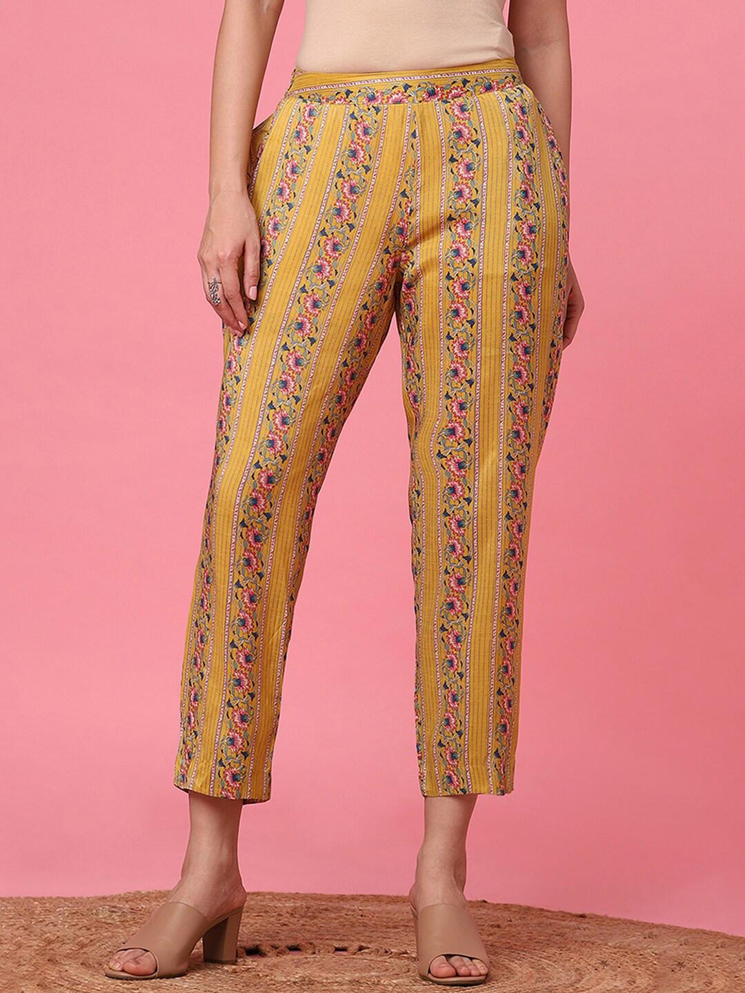 Buy Marigold Lane Women Floral Printed Cropped Trousers - Trousers for ...