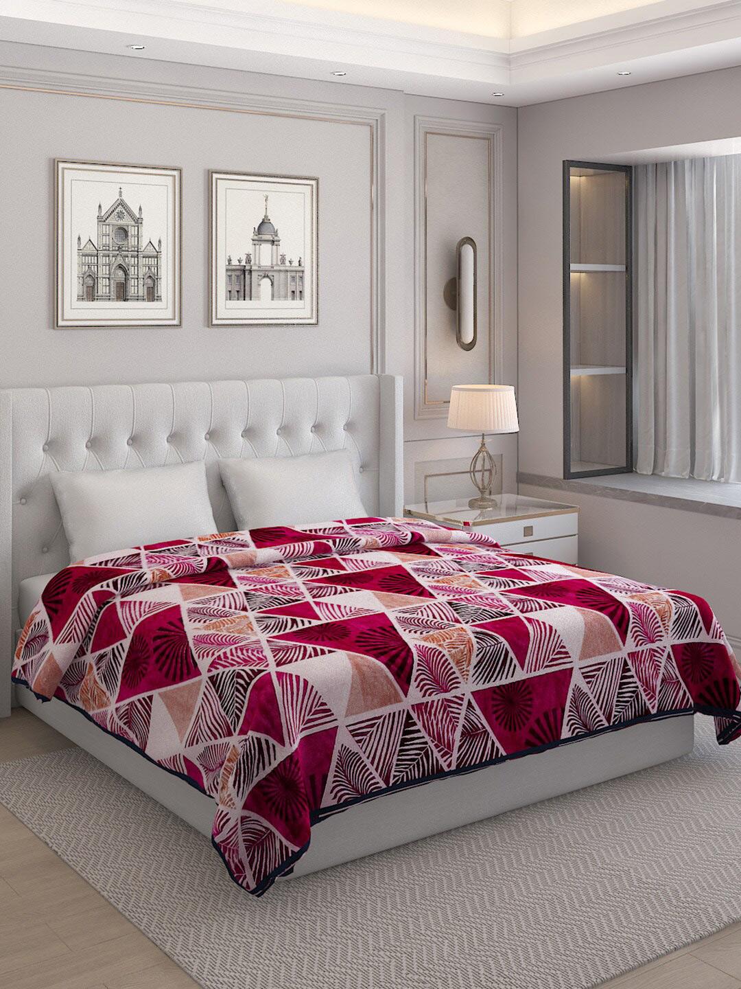 Buy Monte Carlo Opera Red Geometric AC Room 300 GSM Double Bed Blanket ...