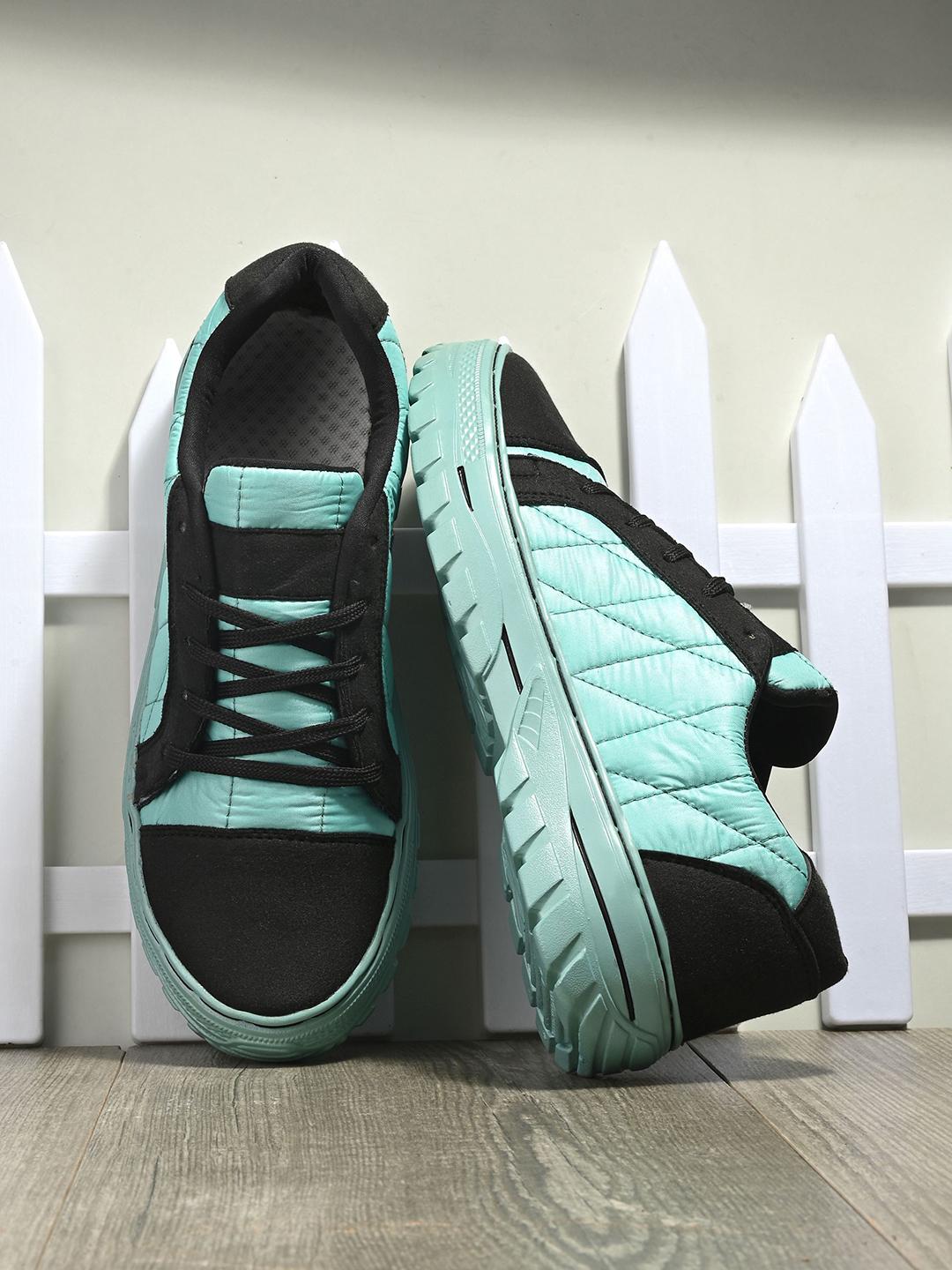 Buy BUCIK Men Retro 02 Colourblocked Moisture Wicking Lightweight ...
