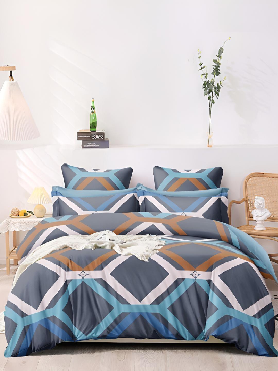 Buy Laying Style Grey & White Geometric Printed 160 TC King Duvet Cover ...