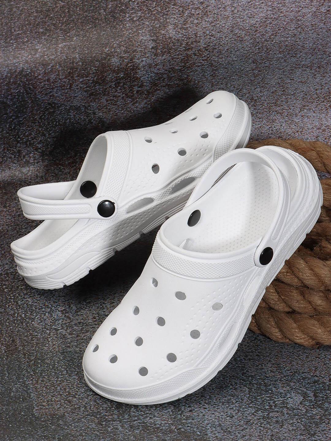 Buy The Roadster Lifestyle Co. Men Textured Clogs - Flip Flops for Men ...