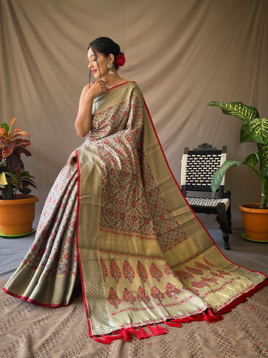 Buy Sarvada Floral Zari Patola Saree - Sarees for Women 29224976 | Myntra