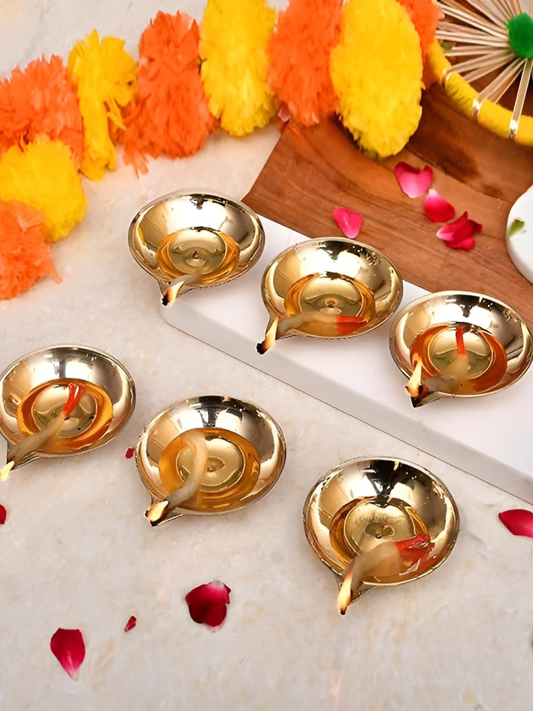 Buy Aura 4 Pcs Yellow Pure Brass Diyas - Pooja Essentials for Unisex ...