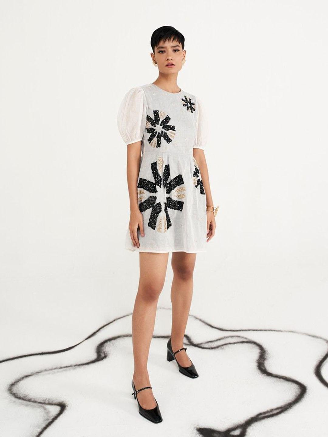 Buy VERB BY PALLAVI SINGHEE Floral Embellished Puff Sleeves Sequined A ...