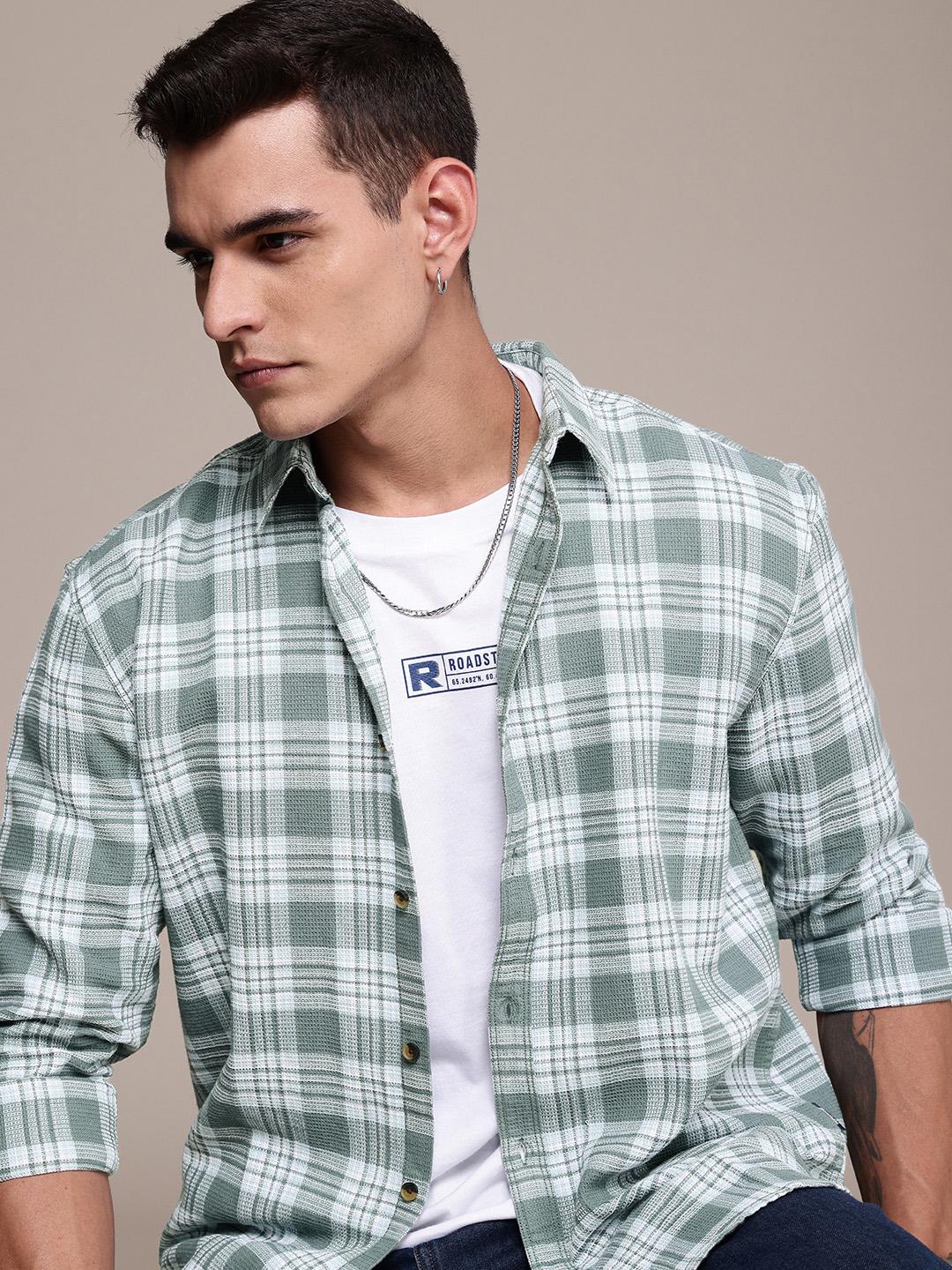Buy The Roadster Lifestyle Co. Men Checked Relaxed Fit Pure Cotton ...