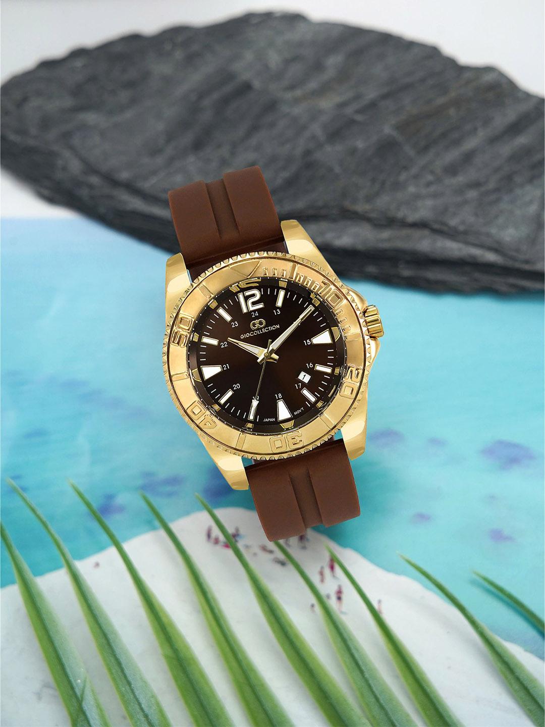 Buy GIO COLLECTION Men Embellished Dial & Bracelet Style Straps ...