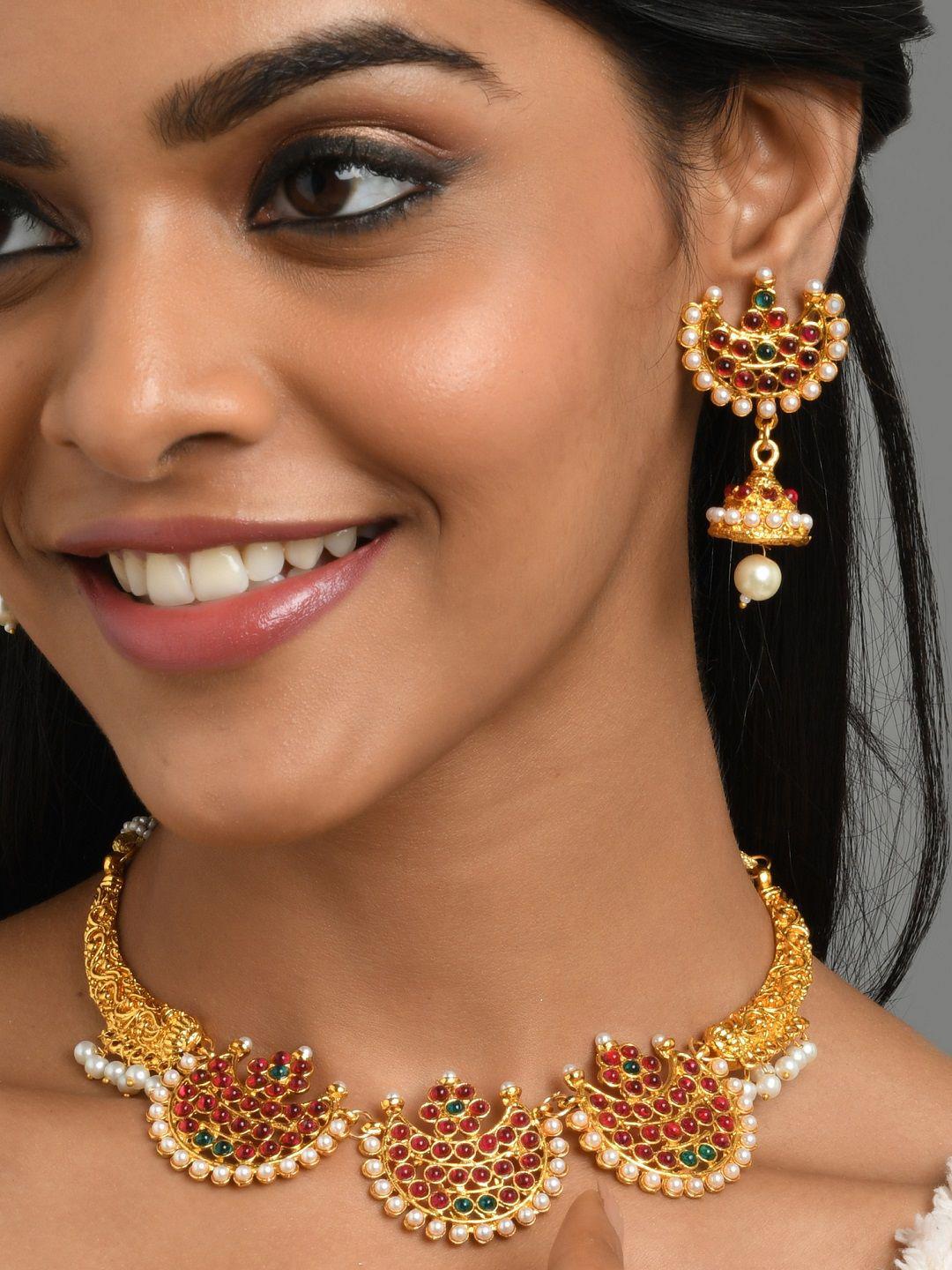 Buy Fida Gold Plated Kundan Studded & Pearl Beaded Jewellery Set ...
