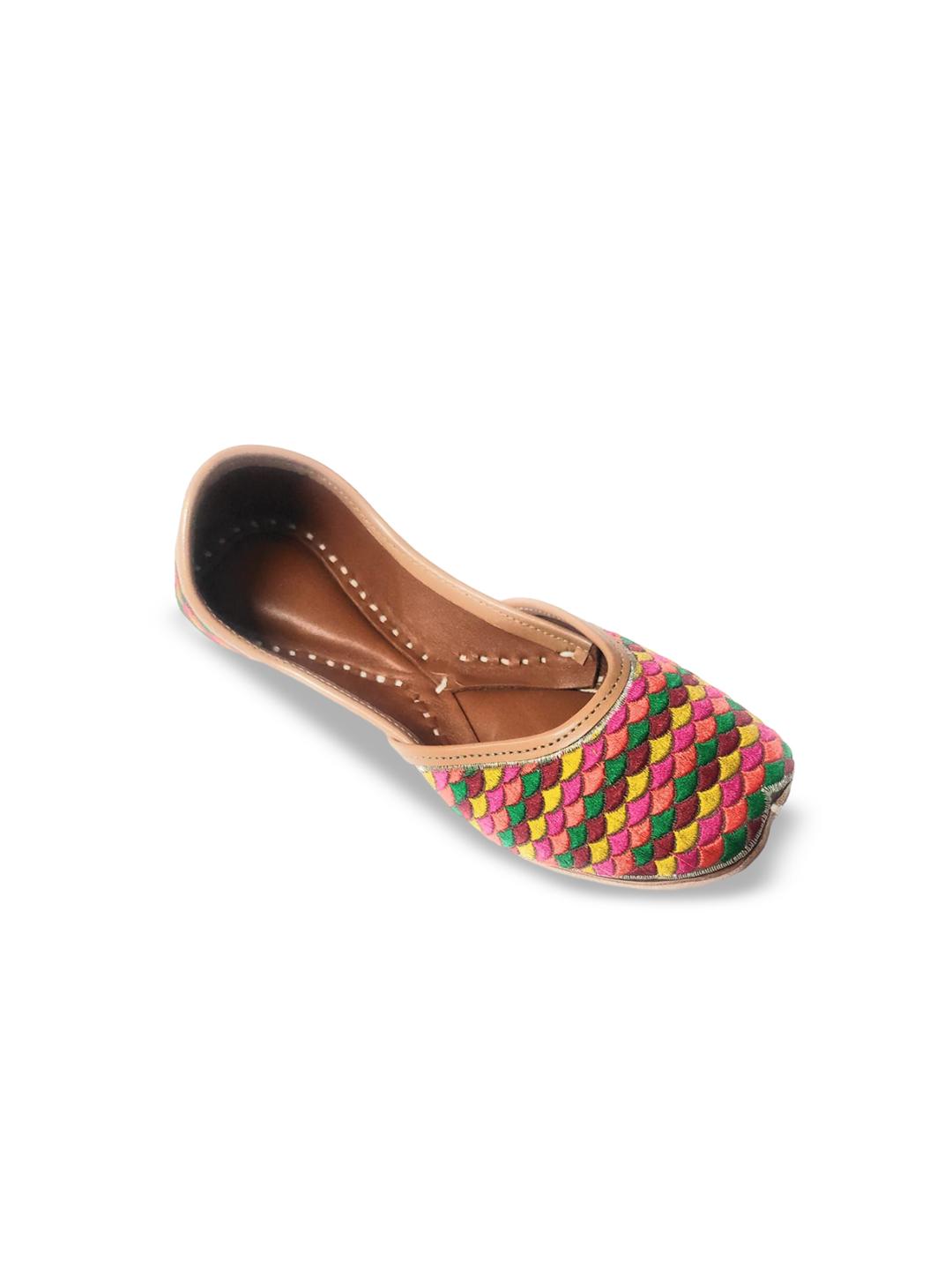 Buy Ta Chic Girls Printed Ethnic Mojaris Flats - Flats for Girls ...