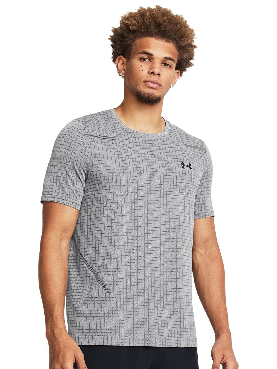 Buy UNDER ARMOUR Men Solid Round Neck Polyester Slim Fit Tshirt ...