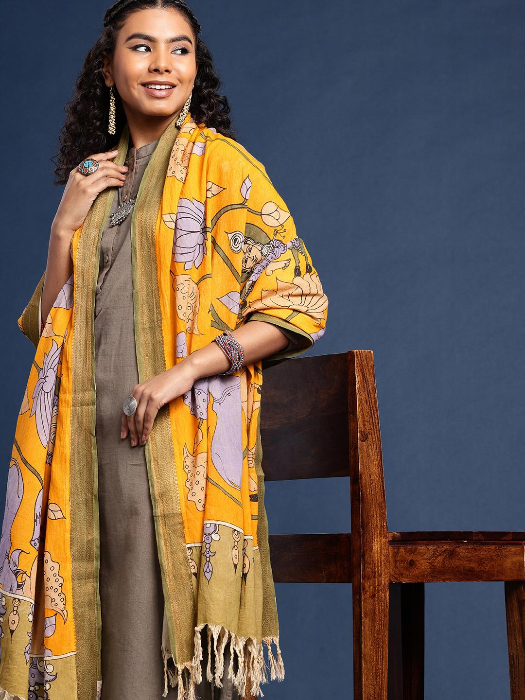 Buy Taavi Ethnic Motifs Hand Painted Kalamkari Dupatta - Dupatta for ...
