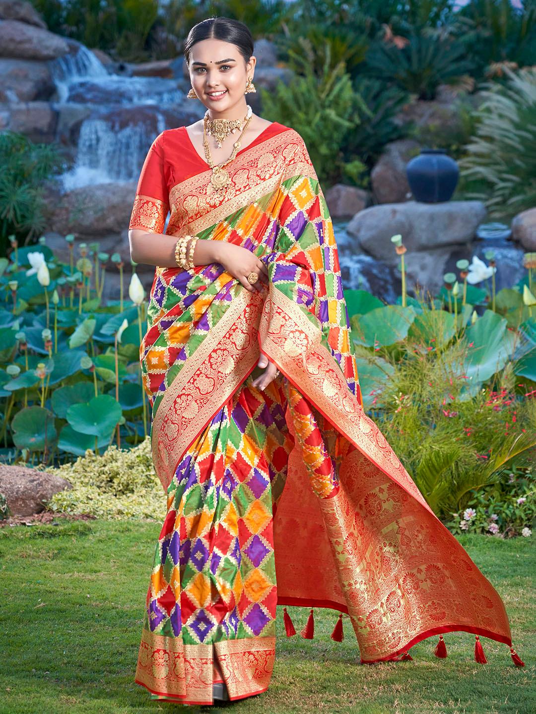 Buy MANOHARI Woven Design Zari Banarasi Saree - Sarees for Women ...