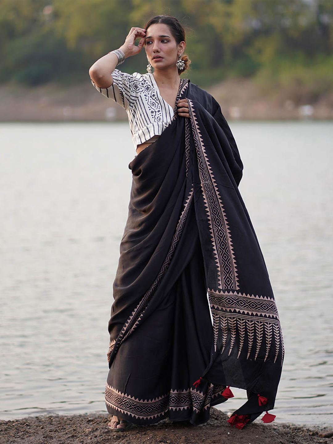 Buy Chidiyaa Ethnic Motif Printed Block Print Saree With Blouse Piece ...