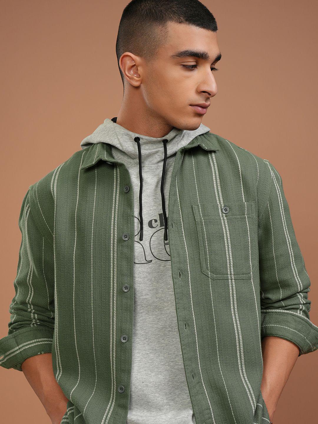 Buy HIGHLANDER Men Vertical Striped Spread Collar Relaxed Fit Casual ...