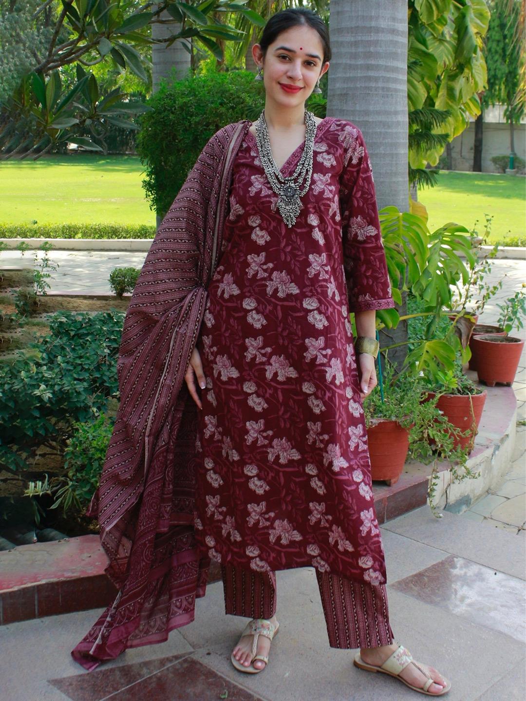 Buy DIMPLE DESIGN STUDIO Women Floral Printed Regular Pure Cotton Kurta ...
