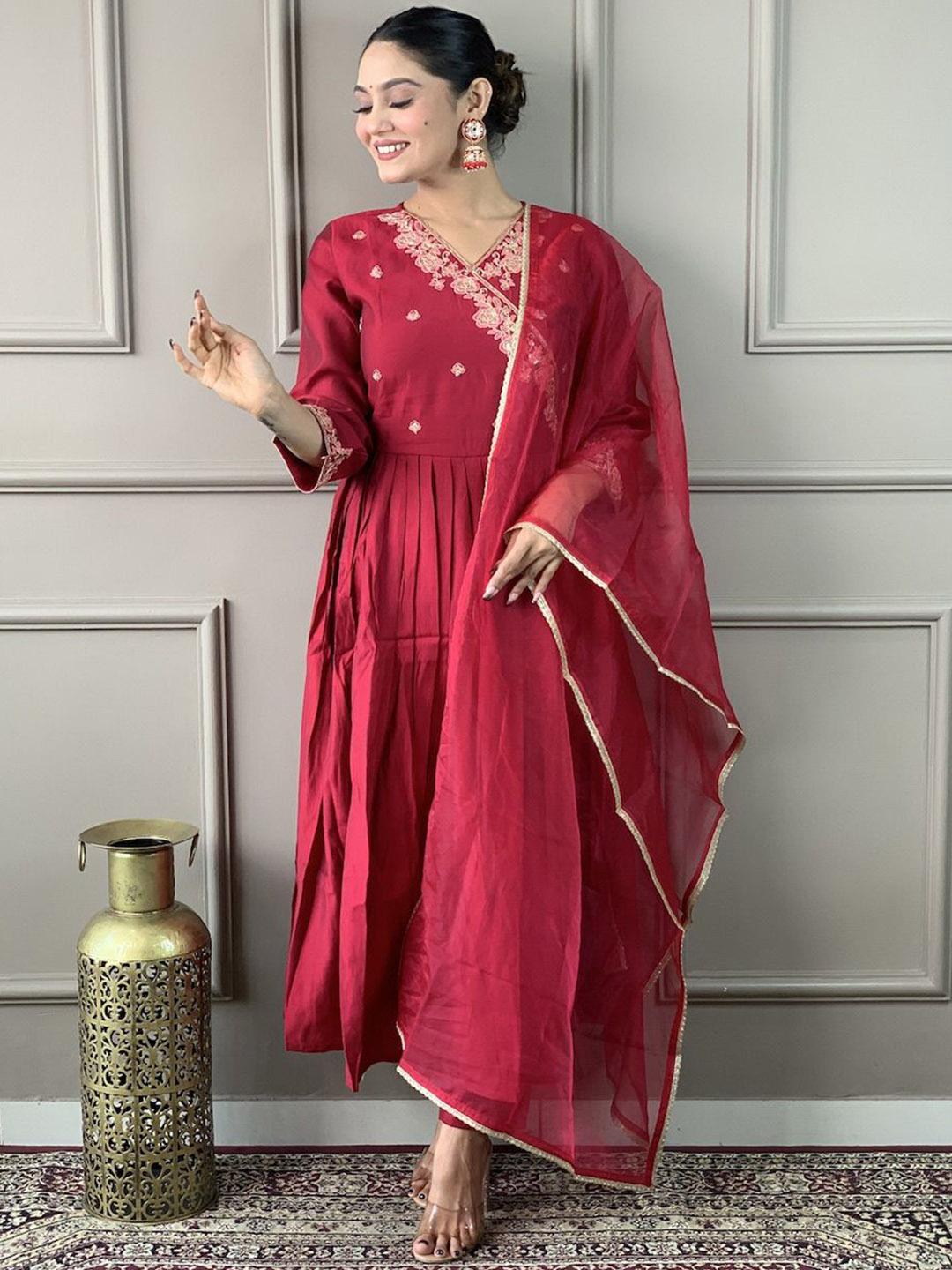 Buy PARNAVI Floral Yoke Design Angrakha Chanderi Cotton Kurta With ...