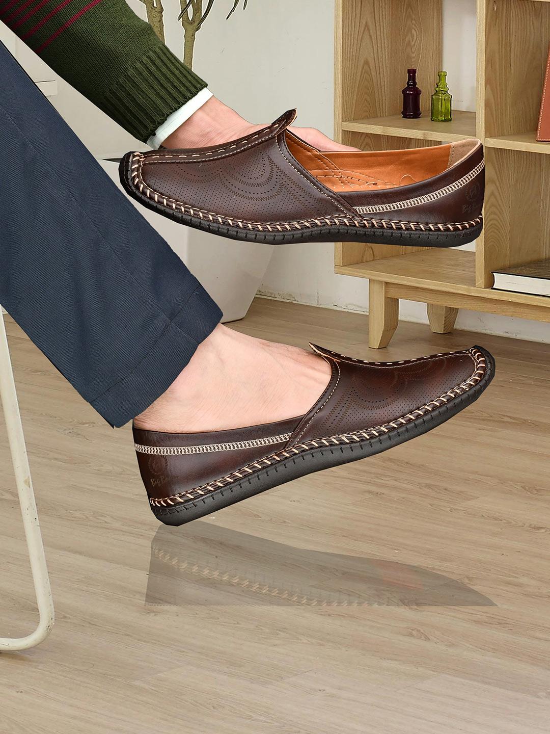 Buy Big Boon Men Lightweight Round Toe Textured Mojaris - Casual Shoes ...