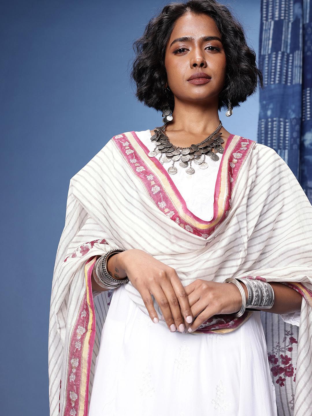Buy Taavi Striped Chanderi Dupatta - Dupatta for Women 33377107 | Myntra