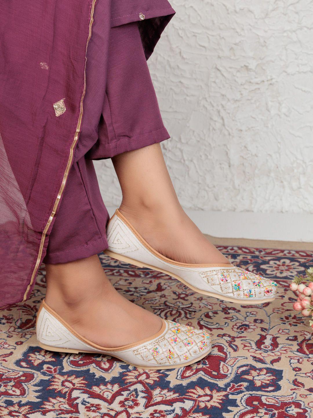 Buy Truffle Collection Women Embellished Ethnic Round Toe Mojaris ...