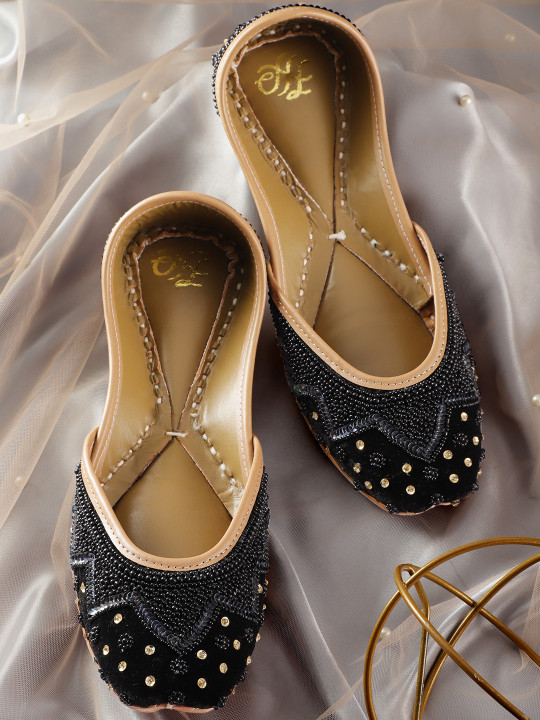 Buy Mojaris & Jutti For Women Online & Get Up To 80% Off | Myntra