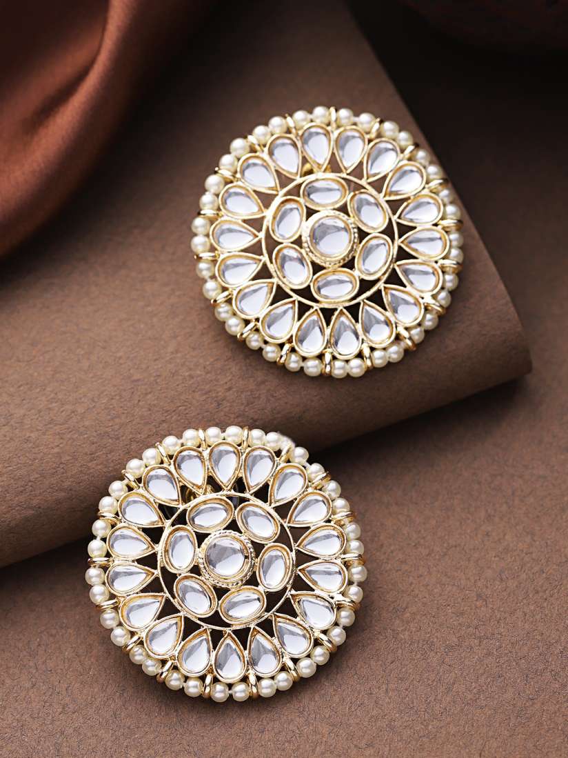 Zobby earrings store