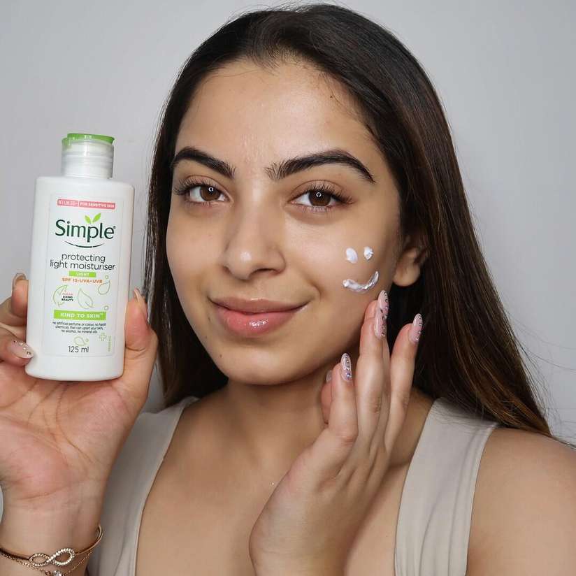 Kind To Skin Protecting Light Moisturiser Simple Skincare