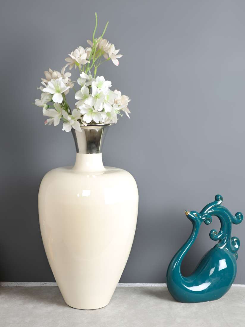 White flower base store