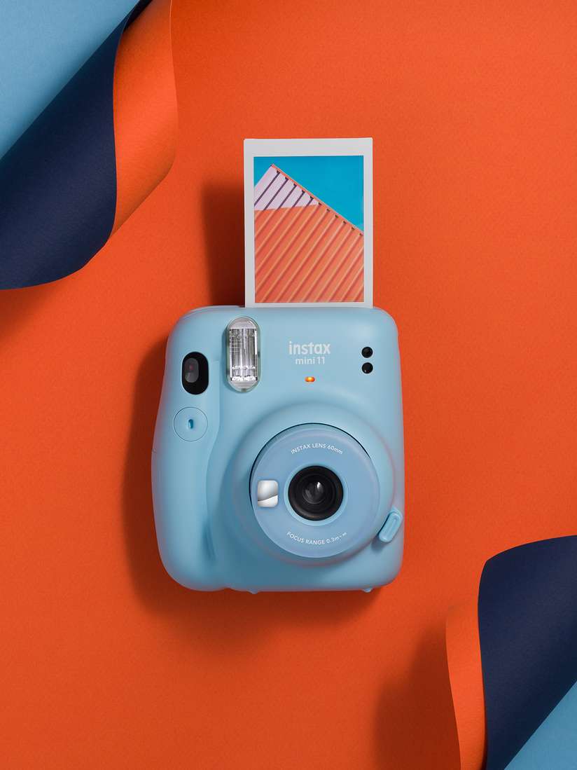 solid orange light on instax mini 11