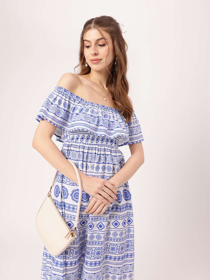 Indie Chic Dresses Indie Sleaze Style Is Ushering In A "Messy Girl"